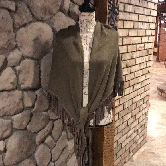 Demdaco | Jackets & Coats | Nwt Demdaco Taupe Shawl With Fringe Accents ...
